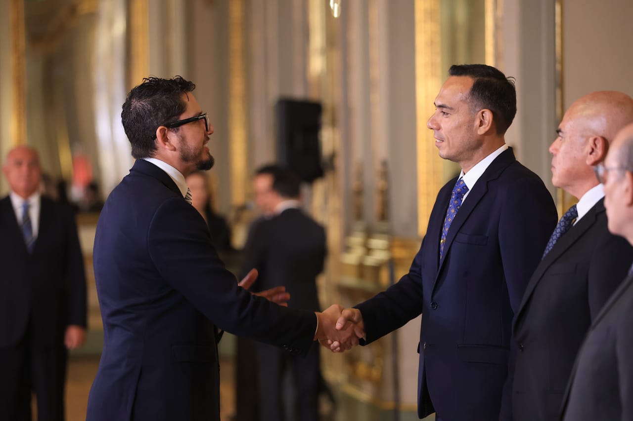 Secretario Ejecutivo del ORAS-CONHU presente en saludo protocolar al ...